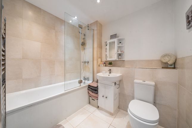 Kennet House, 8 Enterprise Way, London SW18, 2 bedroom flat for sale ...