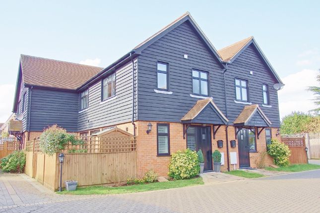 2 bed end terrace house for sale in Alma Barn Mews, Orpington BR6 - Zoopla