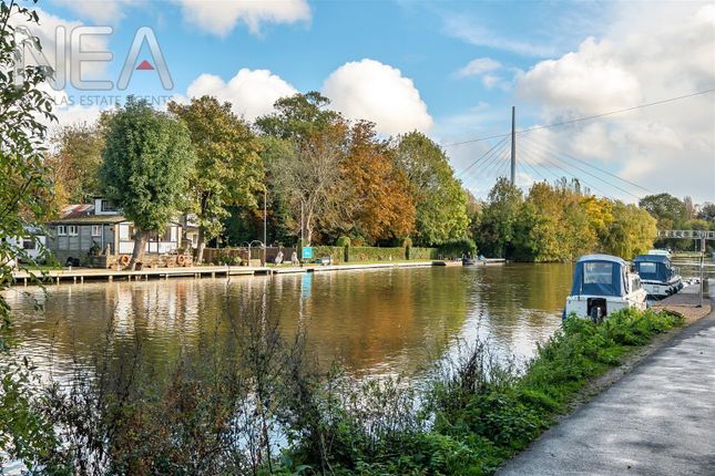 Regents Riverside, Brigham Road, Reading RG1, 3 bedroom flat to rent ...