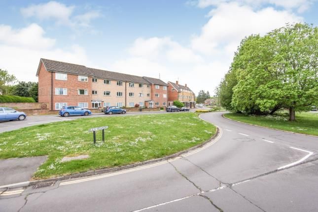 Fairlands Avenue, Fairlands, Guildford GU3, 2 bedroom flat for sale ...