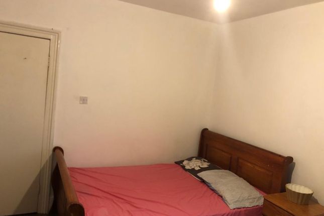Leabridge Road, London E10, room to rent - 60939364 | PrimeLocation