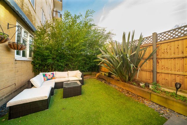 Amhurst Road, Marcon Court Amhurst Road E8, 2 bedroom flat for sale ...