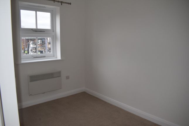 Buryfield Maltings, Ware SG12, 2 bedroom flat to rent - 49893017 ...