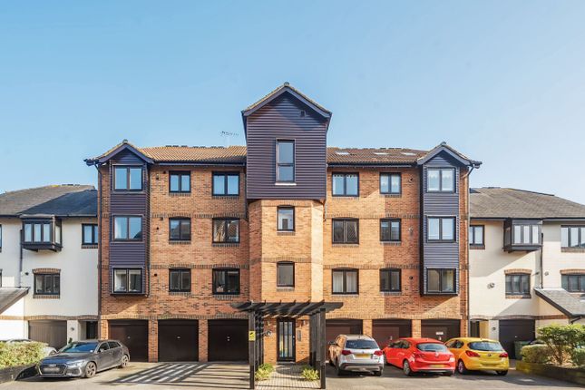 Channel Way, Ocean Village, Southampton, Hampshire SO14, 2 bedroom flat ...
