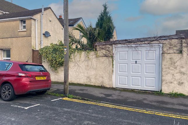 Western Street, Sandfields, Swansea SA1, 3 bedroom end terrace house ...