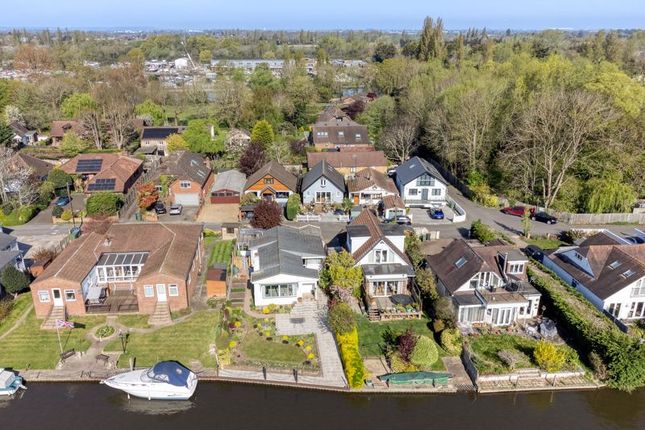 Felix Lane, River Ash Estate, Shepperton TW17, 2 bedroom detached house ...
