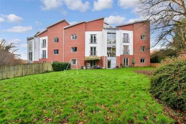 Olivier Crescent, Dorking, Surrey RH4, 2 bedroom flat for sale ...