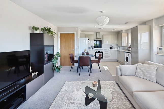 Coral Link, Redhouse Park, Milton Keynes MK14, 2 bedroom flat for sale ...