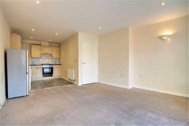 High Street, Addlestone, Surrey KT15, 2 bedroom flat for sale ...