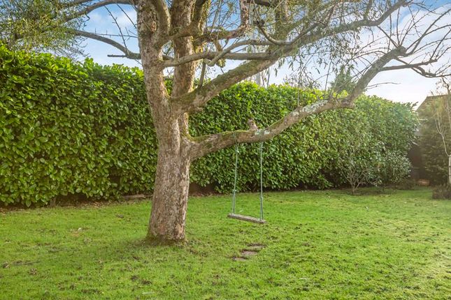 Kennel Lane, Fetcham, Leatherhead KT22, 3 bedroom bungalow for sale ...