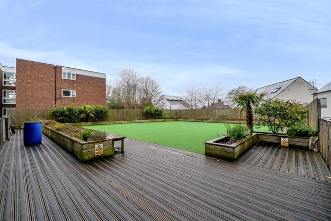 Peregrine Court, Lampton Avenue TW3, 1 bedroom flat for sale - 69550204 ...