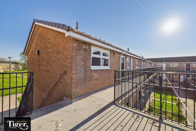 Braemar Walk, Blackpool, Lancashire FY2, 2 bedroom flat to rent ...