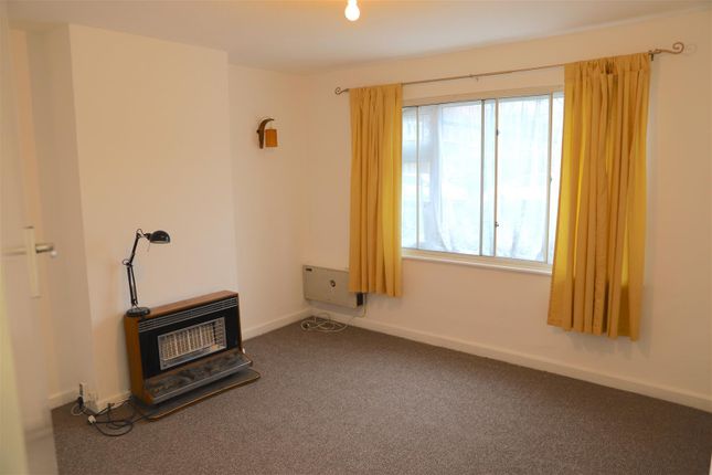 Vicarage Farm Road Heston Hounslow Tw5 3 Bedroom Semi Detached House