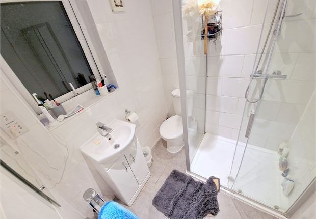 Chestnut Rise, Plumstead, London. SE18, 5 bedroom terraced house to ...