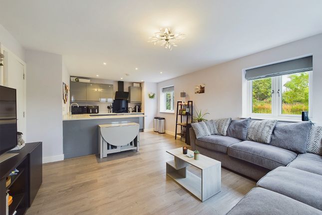 Hadley Place, Worcester, Worcestershire WR2, 2 bedroom flat for sale ...