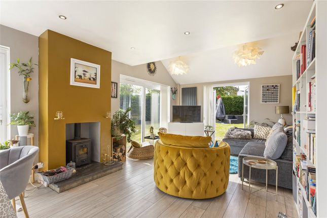 Rueley Dell Road, Lilley, Luton, Hertfordshire LU2, 2 bedroom bungalow ...