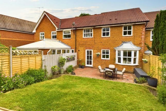 Bennett Close, Maidenbower, Crawley RH10, 3 bedroom terraced house for ...