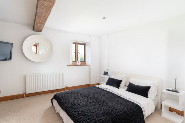 Starkey Castle Farm, Wouldham Road, Rochester, Kent ME1, 5 bedroom barn ...