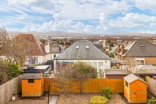 33 Craigmount Gardens, Edinburgh EH12, 3 bedroom detached bungalow for ...