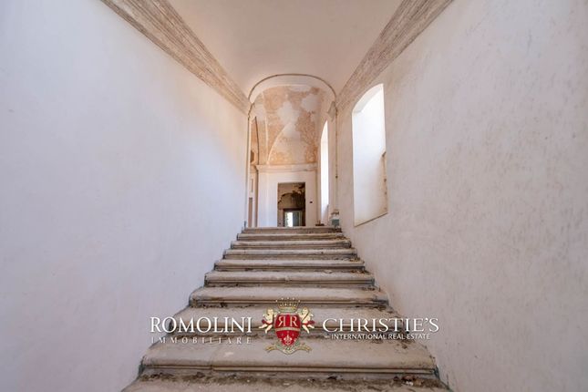 Perugia, Umbria, Italy, 30 bedroom villa for sale - 65119498 ...