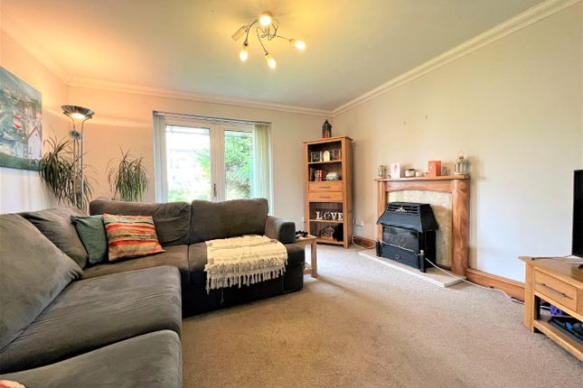 Trinity Court, Weymouth DT4, 2 bedroom flat for sale - 61125862 ...