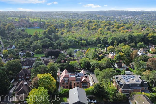 Sanderstead Road, Sanderstead, South Croydon CR2, 3 bedroom flat for ...
