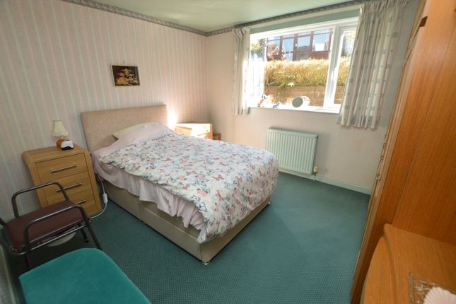 Woodleigh Close, Cowley, Exeter, Devon EX4, 2 bedroom bungalow for sale ...