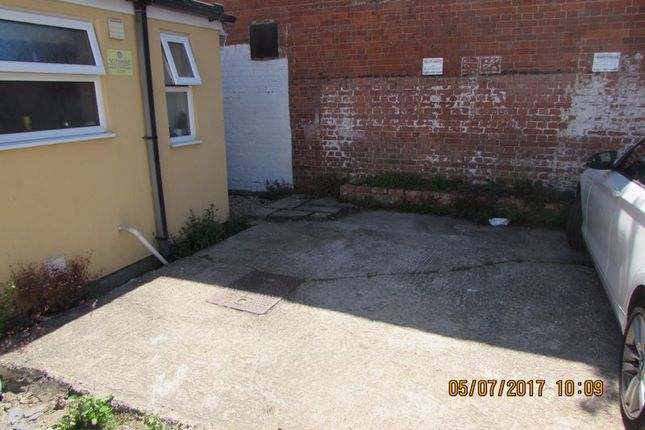 Rodbourne Road Swindon Sn2 3 Bedroom End Terrace House For Sale