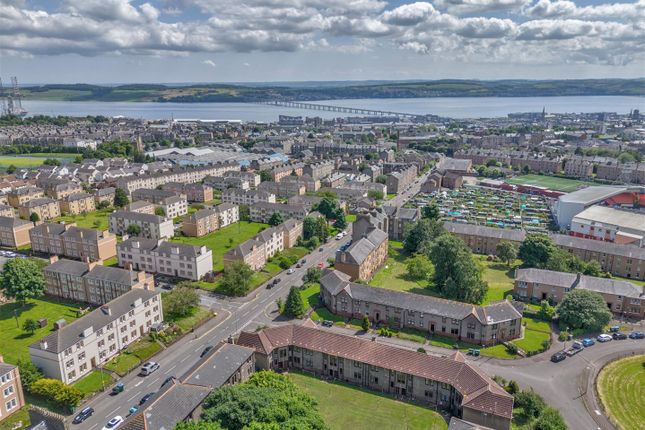 Fleming Gardens East, Dundee DD3, 2 bedroom flat for sale - 67716439 ...