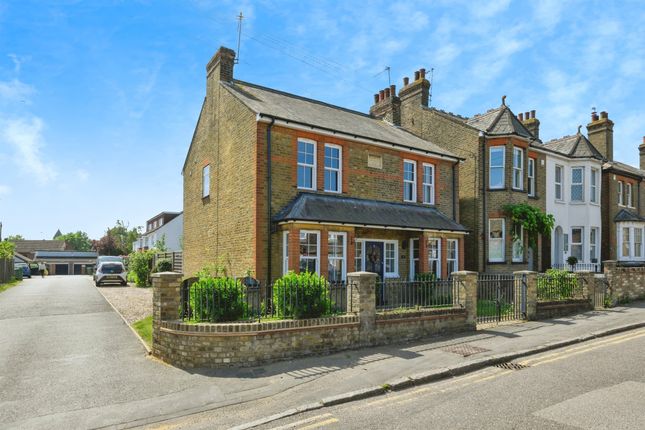 Living in Hoddesdon: area guide - Zoopla