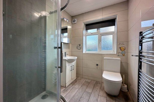 Madison Gardens, Bromley BR2, 3 bedroom maisonette to rent - 69125559 ...