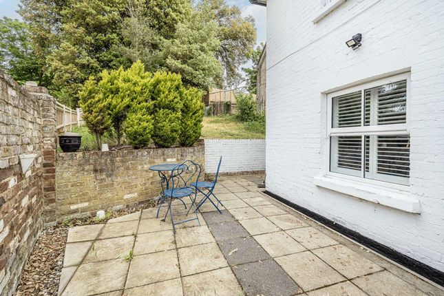 Upper Sunbury Road, Hampton TW12, 2 bedroom detached house for sale ...