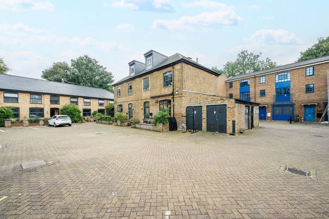 Hatcham Park Mews, New Cross, London SE14, 2 bedroom semi-detached ...