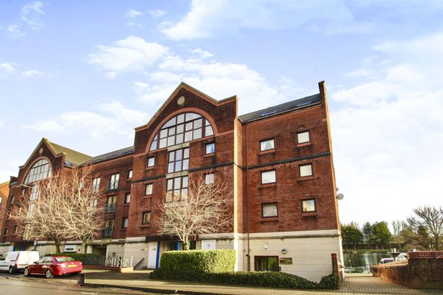 Schooner Way, Cardiff CF10, 2 bedroom flat for sale - 63725731 ...