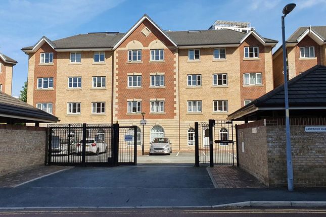 Labrador Quay, Salford Quays M50, 2 bedroom flat to rent - 55003494 ...