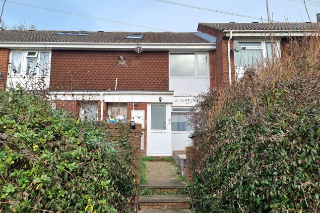 Exton Gardens, Fareham PO16, 2 bedroom maisonette to rent - 69359843 ...