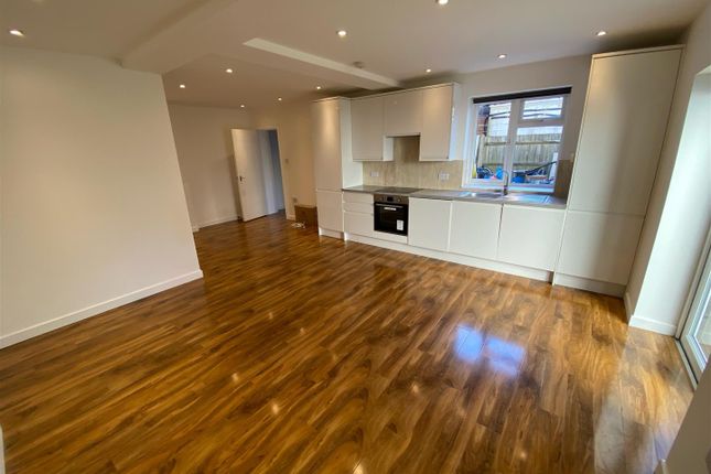 Chipstead Valley Road, Coulsdon CR5, 1 bedroom property to rent ...