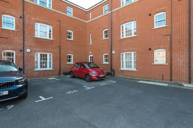 George Roche Road, Canterbury CT1, 2 bedroom flat for sale - 67151270 ...