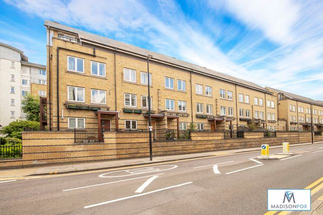 Homes for Sale in Forge Square, London E14 - Buy Property in Forge ...