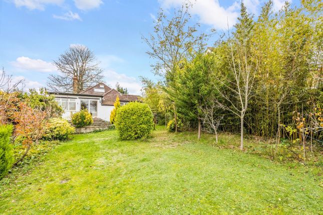 Fairlawn Grove, Banstead SM7, 2 bedroom detached bungalow for sale ...