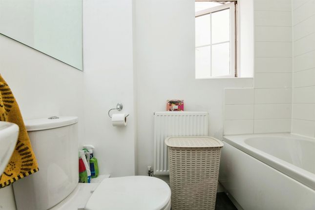 Whitaker Close, Pinhoe, Exeter EX1, 4 bedroom end terrace house for ...
