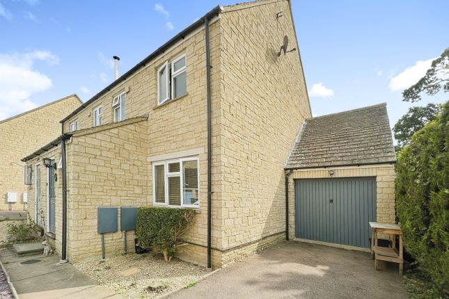 Eton Close Witney Oxfordshire Ox28 3 Bedroom End Terrace House To