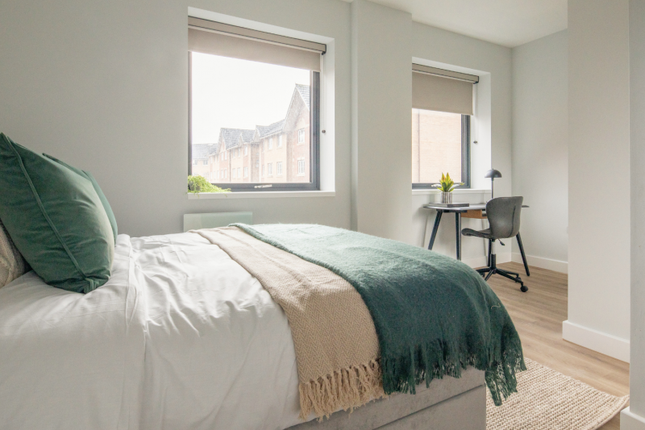 Clippers Quay, Salford M50, 2 bedroom flat to rent - 67159546 ...