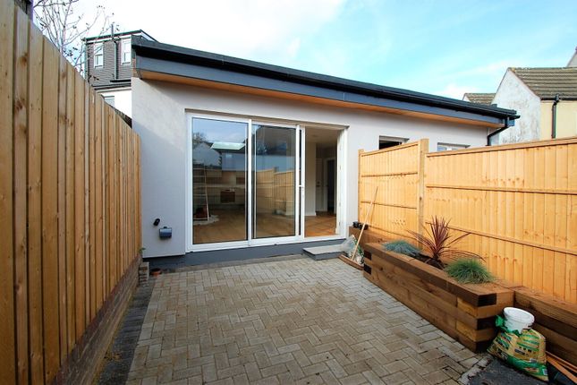 Oatsfield House, Sandy Lane North, Wallington SM6, 1 bedroom bungalow ...