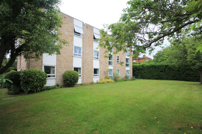 1 bed flat to rent in Lambourn Grove, Kingston Upon Thames KT1 - Zoopla