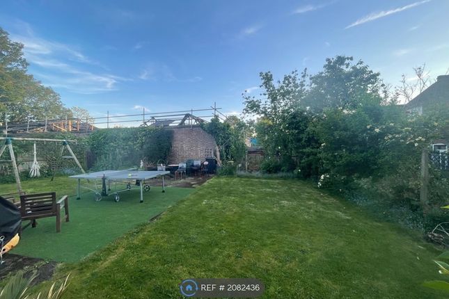 Radbourne Road, London SW12, room to rent - 67329186 | PrimeLocation