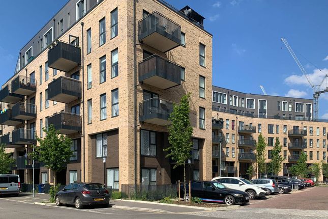 Trinity Way, Acton, London W3, 3 bedroom flat for sale - 54873807 ...