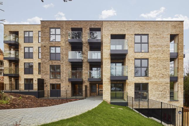 West Hill, Sanderstead, South Croydon CR2, 3 bedroom flat for sale ...