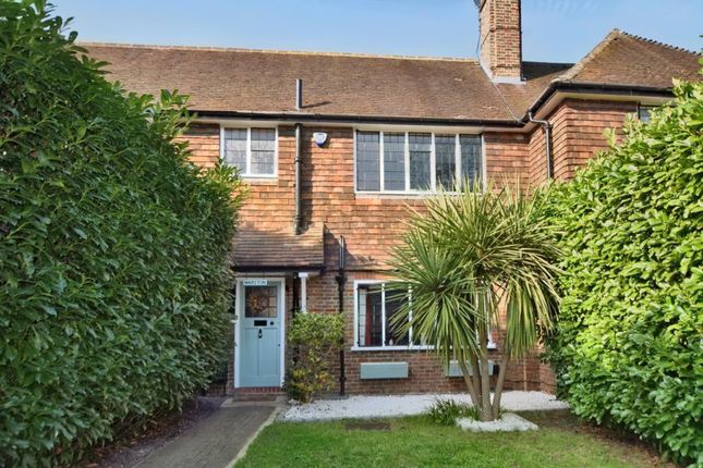 High Road, Byfleet, West Byfleet KT14, 3 bedroom terraced house for ...