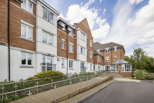 Crayshaw Court, Caversham, Reading RG4, 2 bedroom flat for sale ...